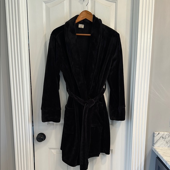 Soma | Intimates & Sleepwear | Soma Black Plush Robe With Shawl Collar ...